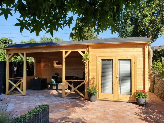 Blockhaus Kukka 700 x 350 x 279 cm - Mit Veranda an der Seite