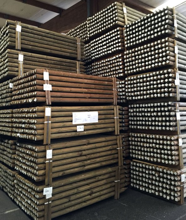 Poteaux ronds fraises de 8 cm de diametre - Bois impregne