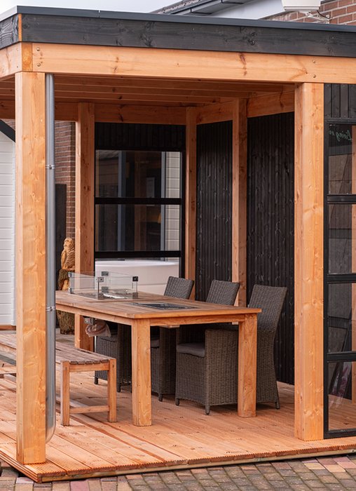 Heavy duty larch posts 200mm treated - Perfect for decking - Tuin.co.uk