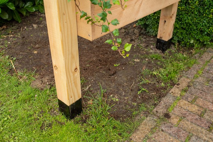 Zwarte Teer Hout Verf 2.5 Liter lariks douglas hout in de grond